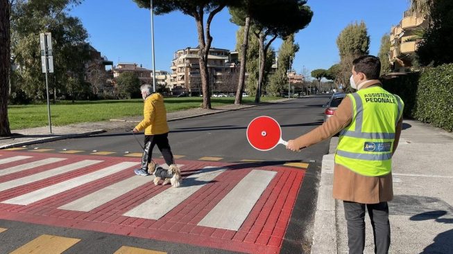 Cagliari, da pirati della strada a angeli dei pedoni: aiuteranno i ...