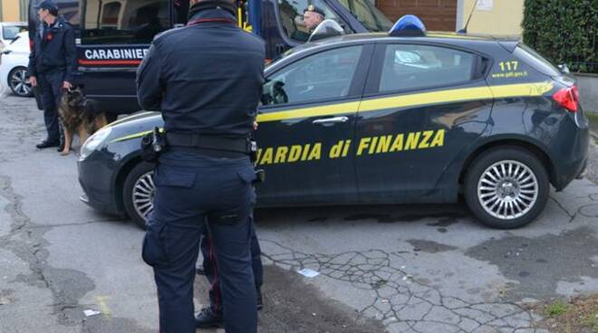 Bancarotta e debiti per 3 milioni, blitz di finanza e carabinieri ...