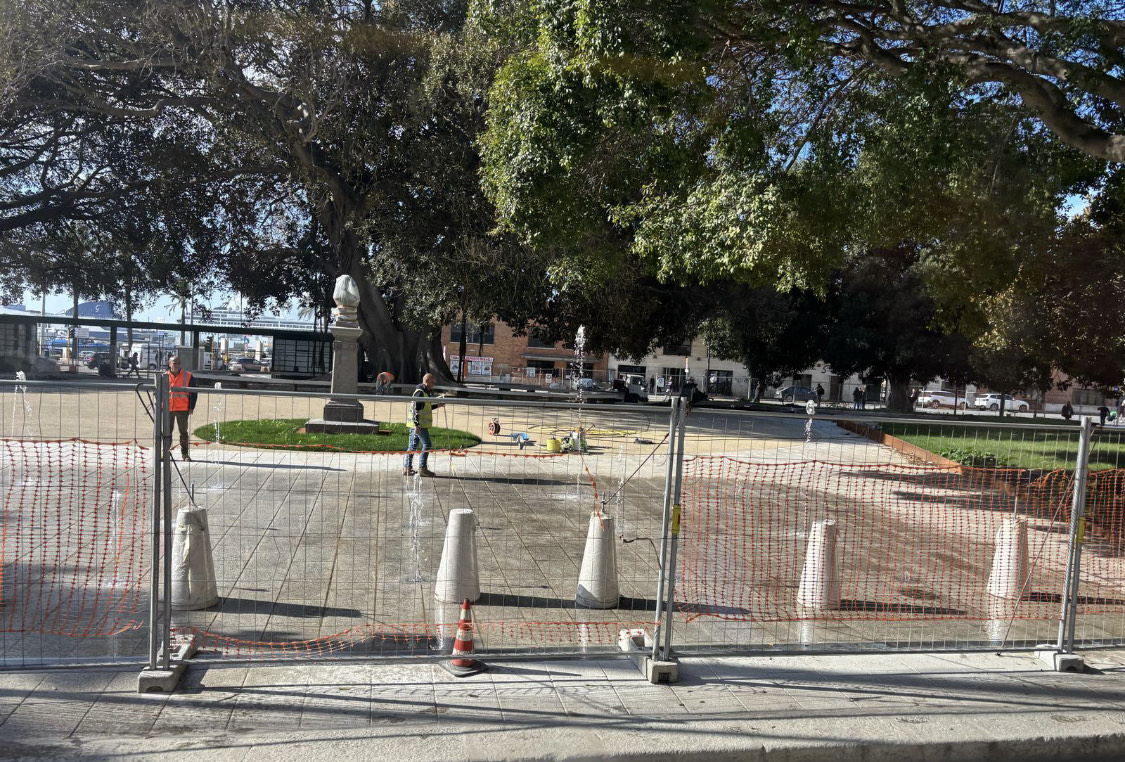 Cagliari, spettacolari giochi d'acqua nella nuova piazza Matteotti ...