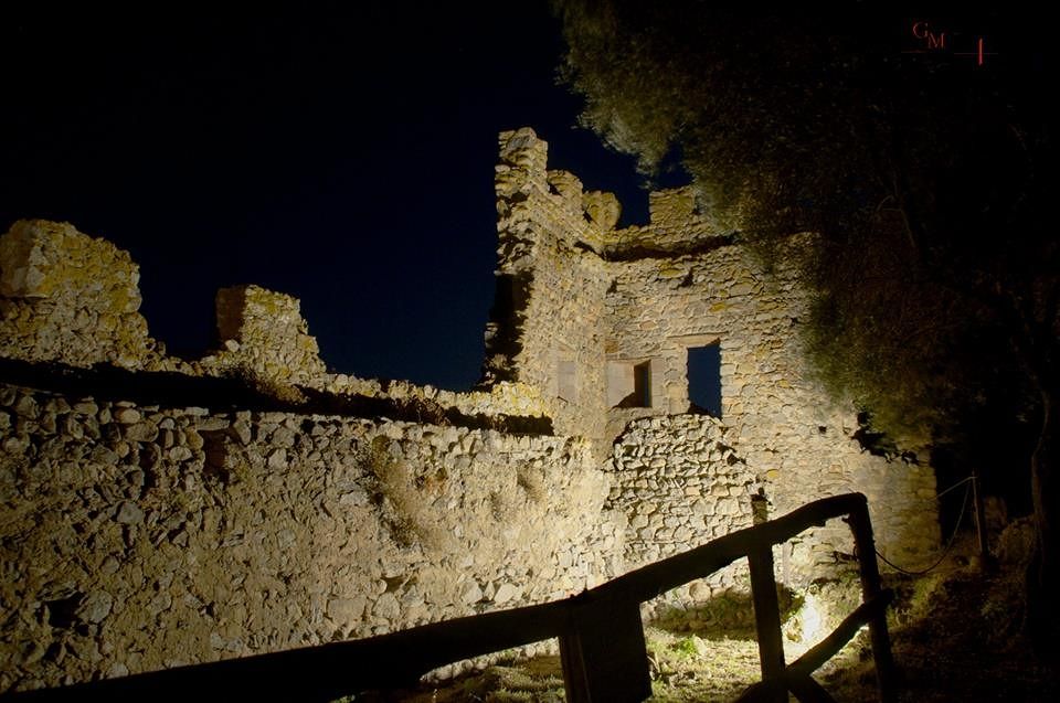 Visita guidata al Castello di Ugolino a Siliqua - Casteddu On line