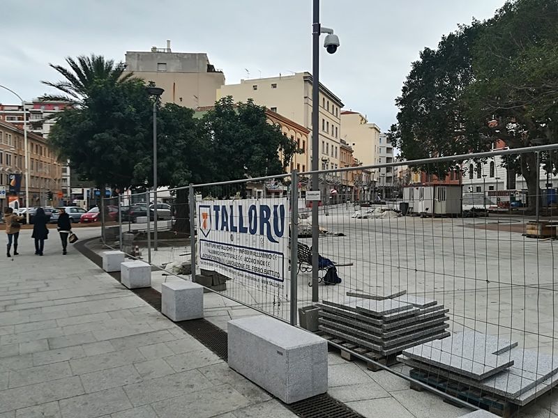 Piazza Garibaldi, l’eterno cantiere: altro che apertura, sbarrata a ...