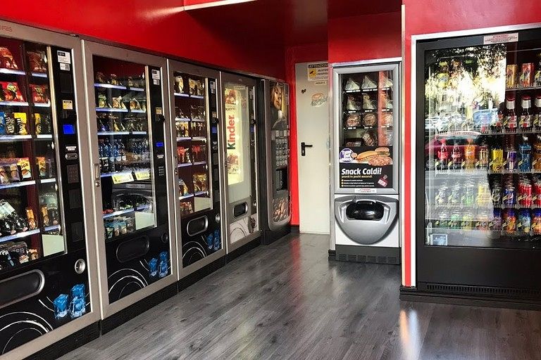 Cagliari, il Tar riapre i distributori automatici di bibite: “Sono come ...
