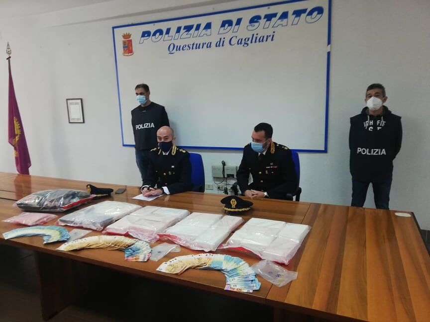 Coca purissima dal Sudamerica a Cagliari, blitz della polizia sulla 131 ...